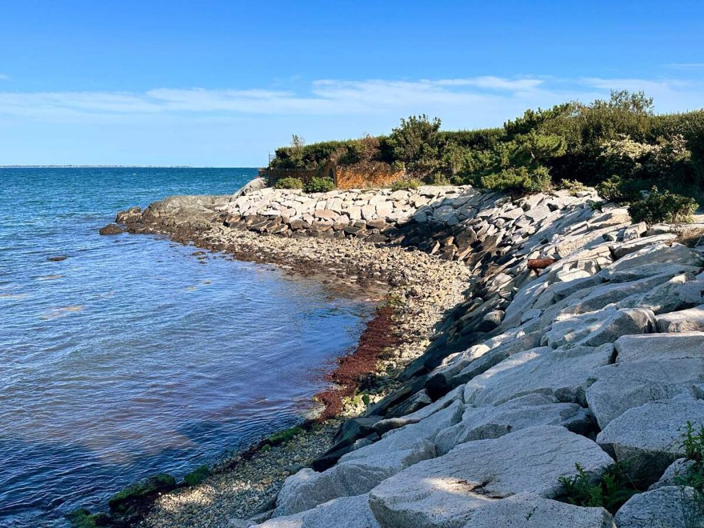 Newport’s Iconic Cliff Walk: Pro Tips for First-Time Visitors
